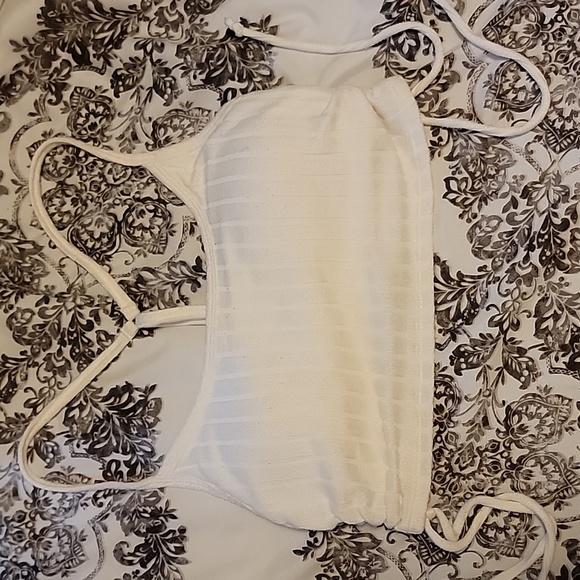 Gilly Hicks | Tops | Gilly Hicks Crop | Poshmark